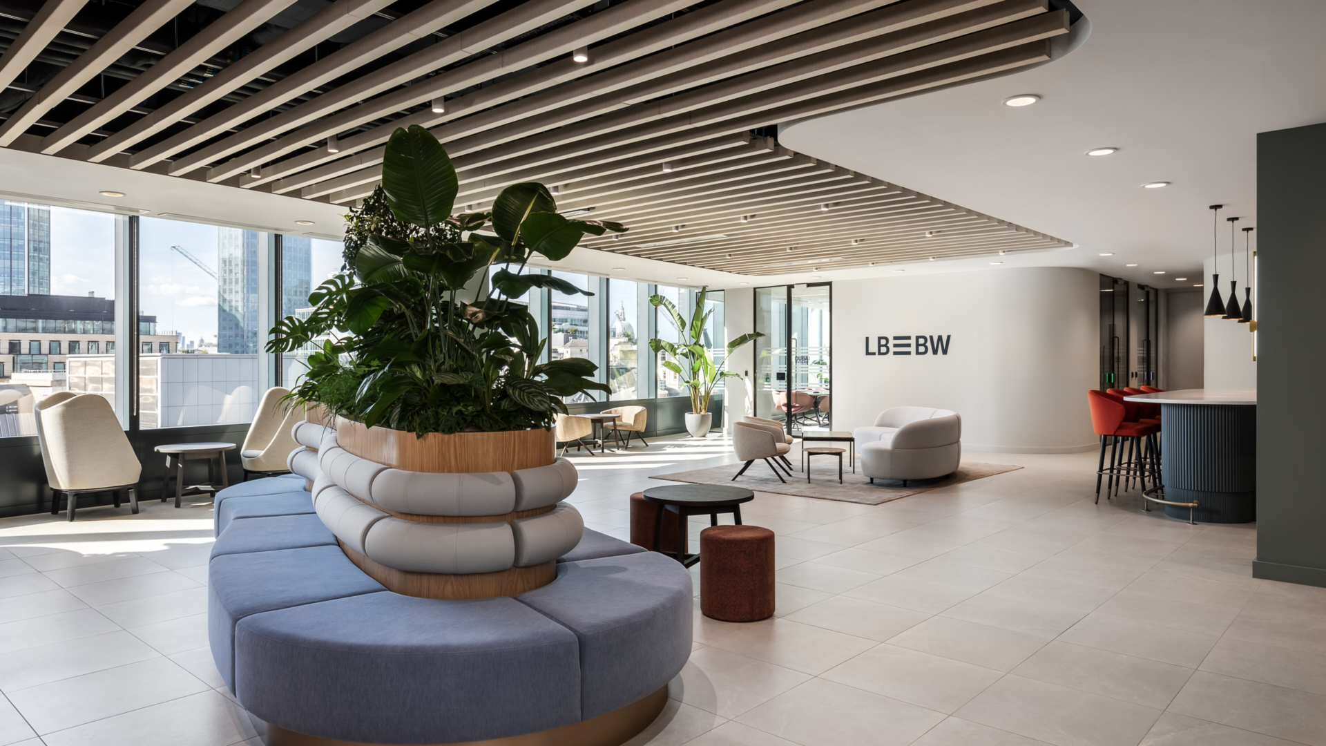 A Tour of LBBW’s New London Office - Officelovin'